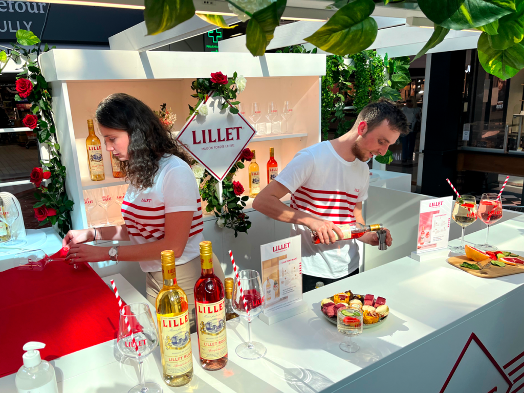 Flagship store Lillet (Pernod Ricard) en galerie commerciale par STRADA ...